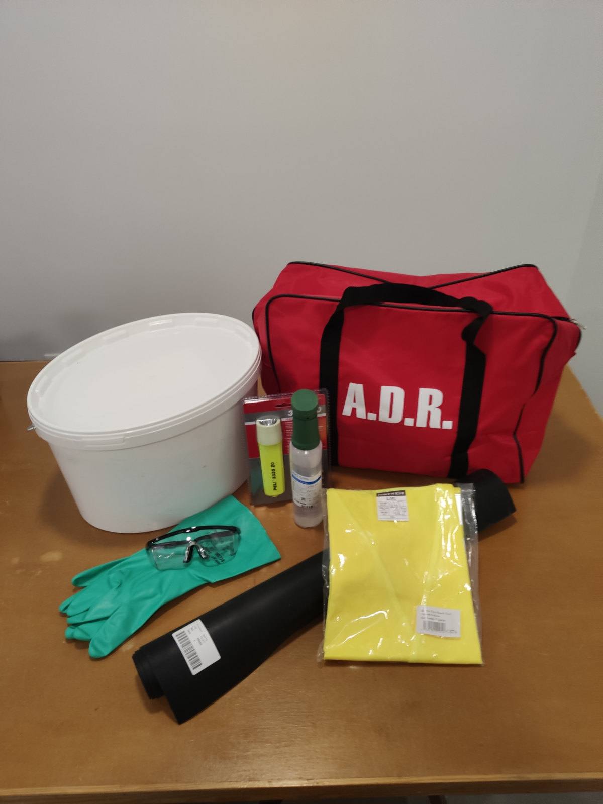 Kit Adr Condutor Classes 3 , 4.1, 4.3, 8 e 9 - Loja do ADR